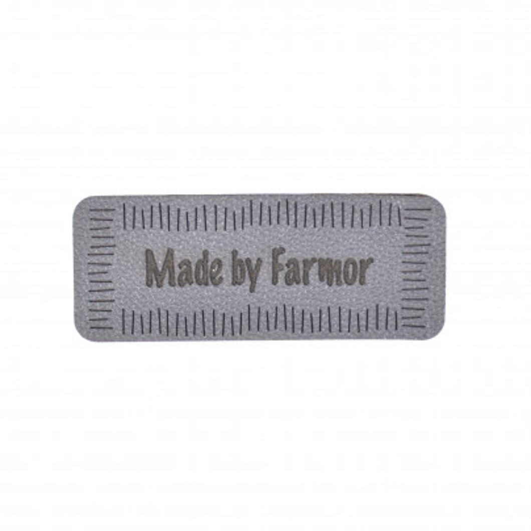 Label grå læder - made by farmor – Si-Ki Garn
